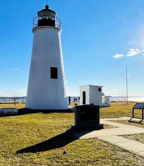 spectacular lighthouses maryland coast ftr