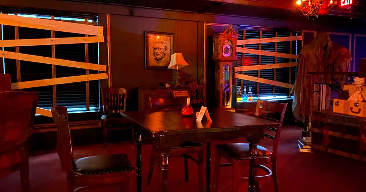 You Won't Believe This Spooky Cocktail Bar Exists In Oregon