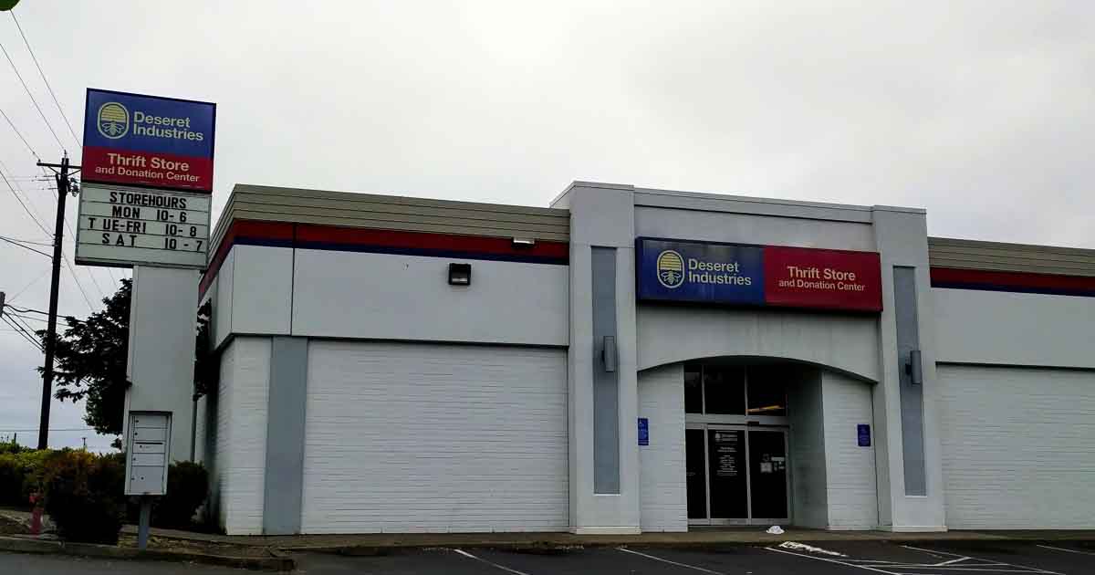 You Could Spend Hours In This Sprawling Oregon Thrift Store And Never ...