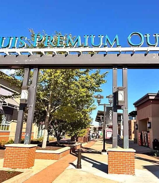 sprawling outlet mall missouri ftr
