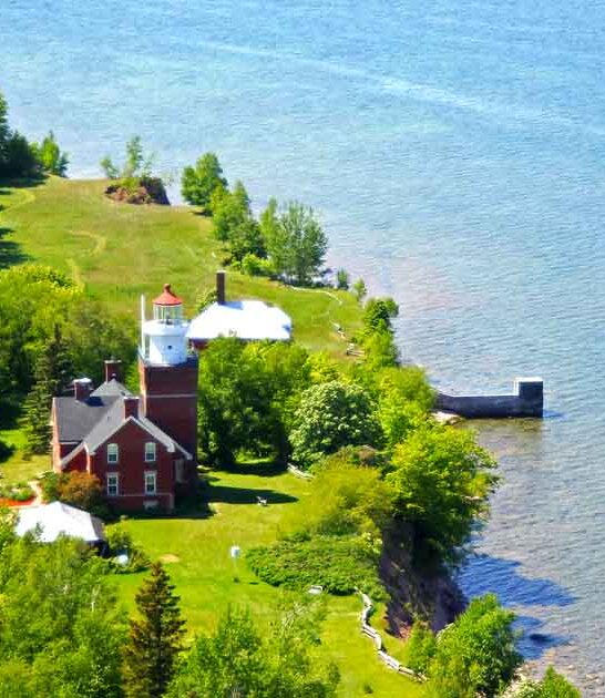 stay overnight michigan lighthouse ftr
