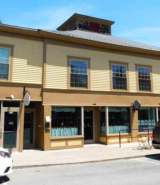 storybook massachusetts mountain town ftr