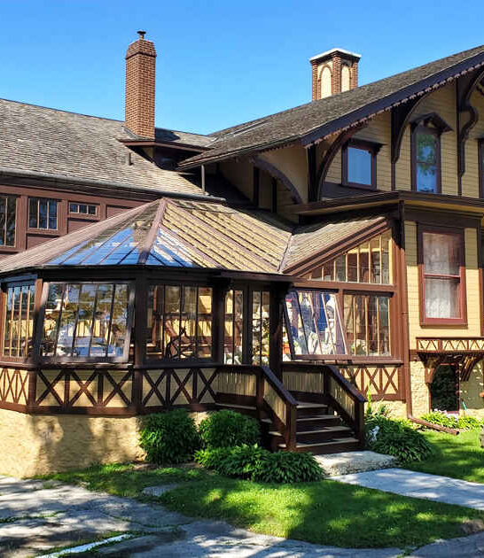 stunning victorian cottage illinois ftr