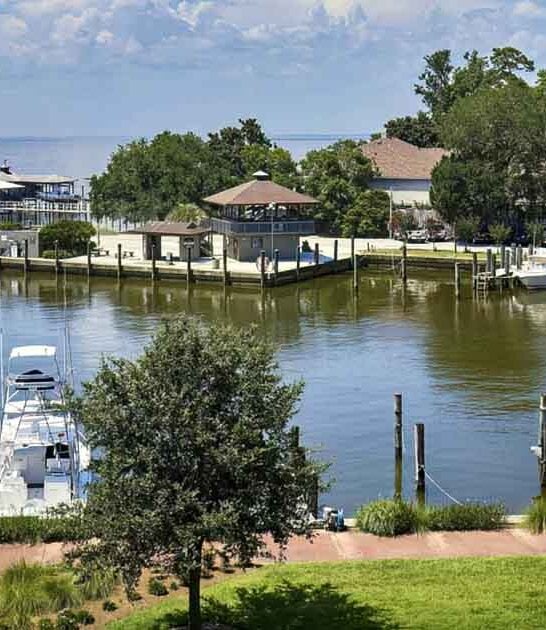 stunning waterfront town alabama ftr