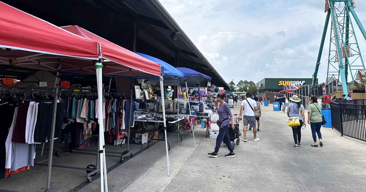 Bargain Hunters Swear These 11 Massive Texas Flea Markets Beat Costco ...