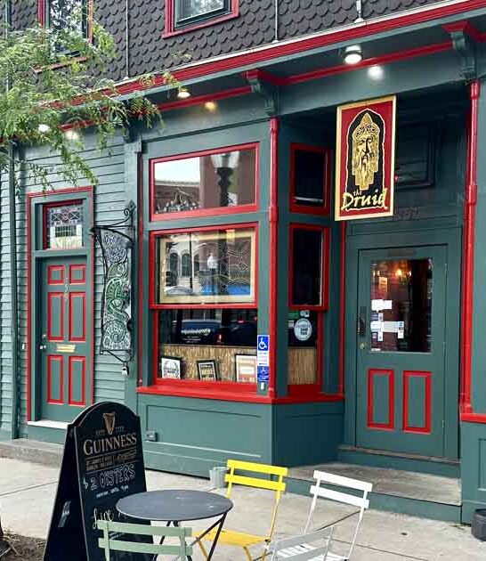 tiny irish pub massachusetts ftr