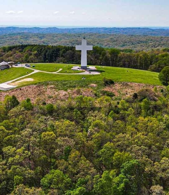 towering hilltop cross illinois ftr