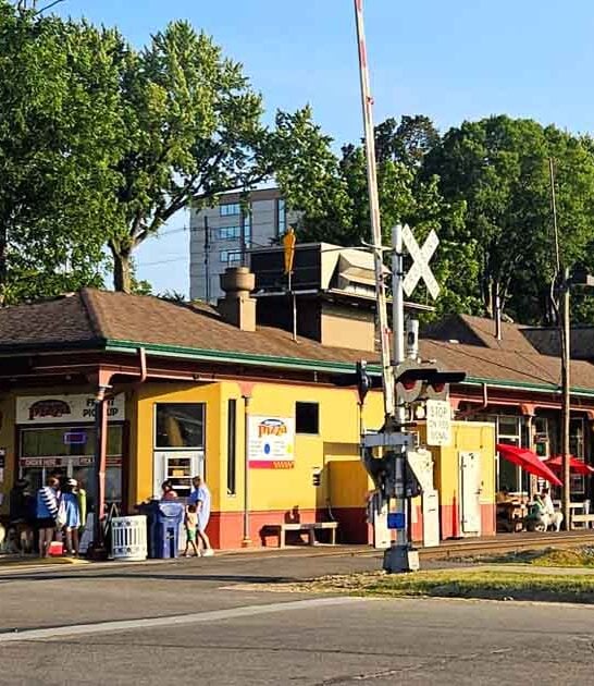 town pizzeria michigan magic ftr