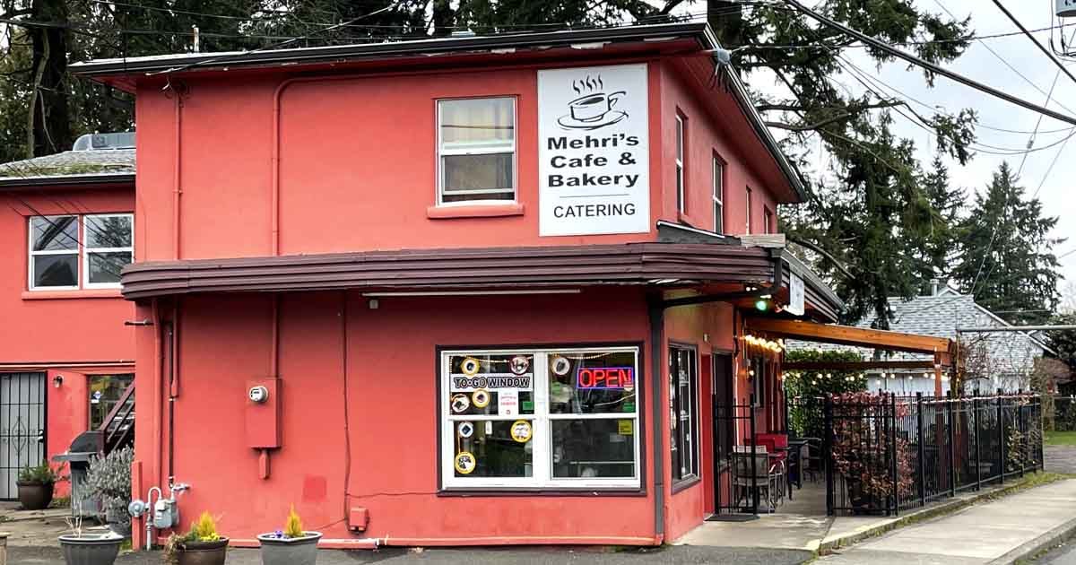 The Biscuits And Gravy At This No-Frills Oregon Cafe Is Worth Driving ...