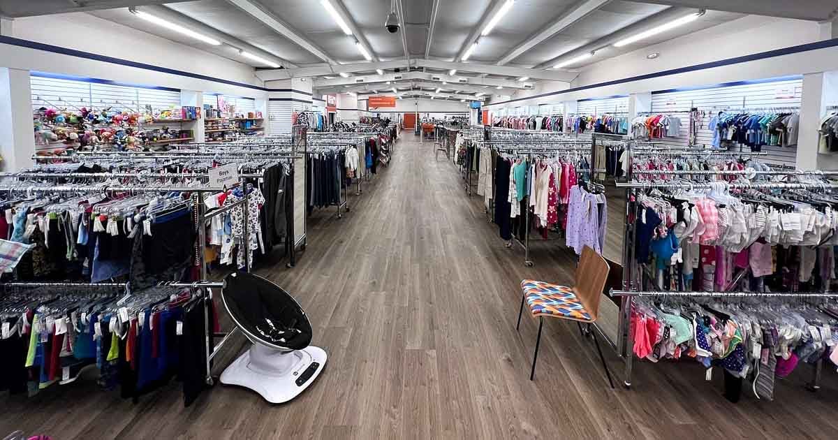 The Unbelievably Huge Thrift Store In Alabama Where Everything Is A Steal