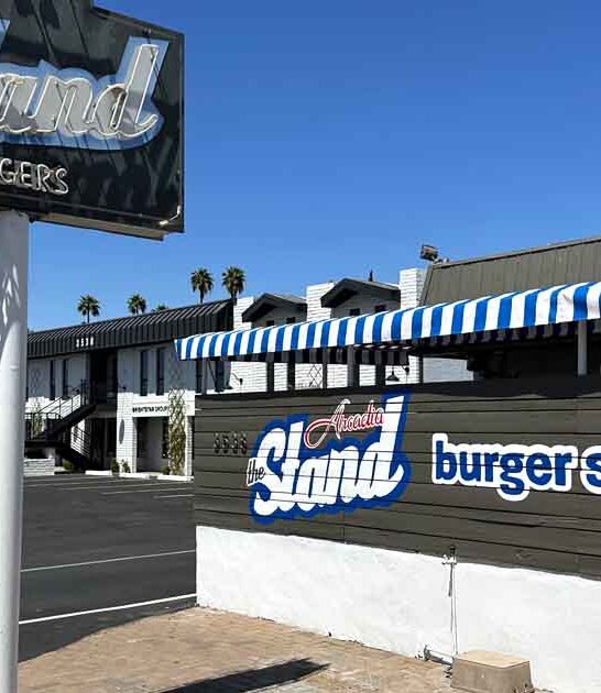 The Most Underrated Roadside Stand In Arizona Serves Unbelievably Fresh Burgers
