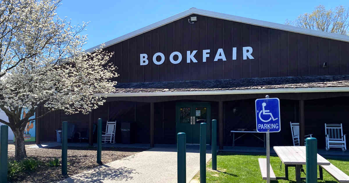 You Could Spend Hours In This Sprawling Virginia Bookstore Without ...