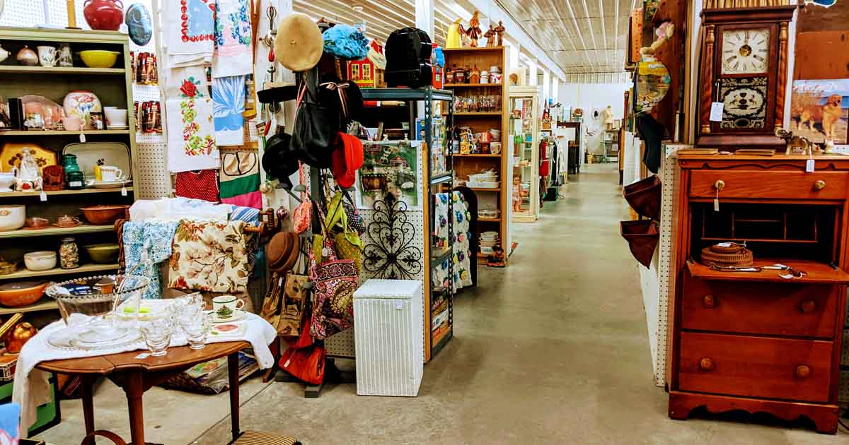 You'll Find Endless Hidden Gems At This Charming Roadside Antique Store ...