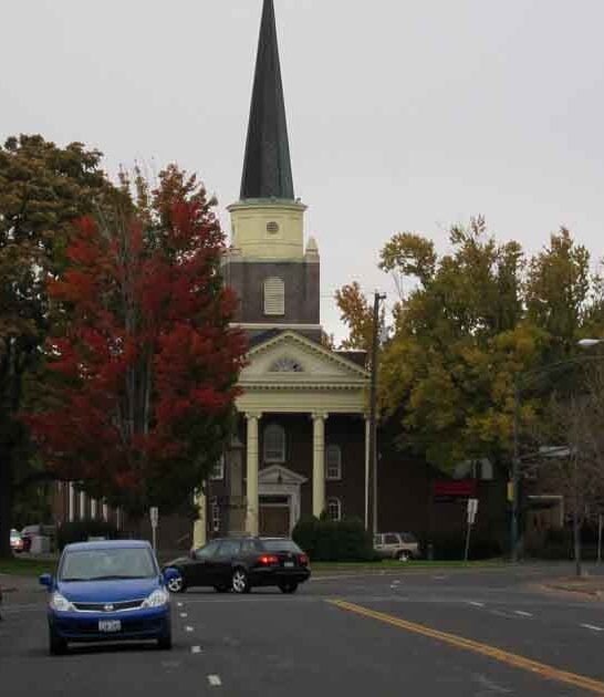 Washington Locals Are Quietly Moving To This Small Town Where Rent Is Still Actually Affordable