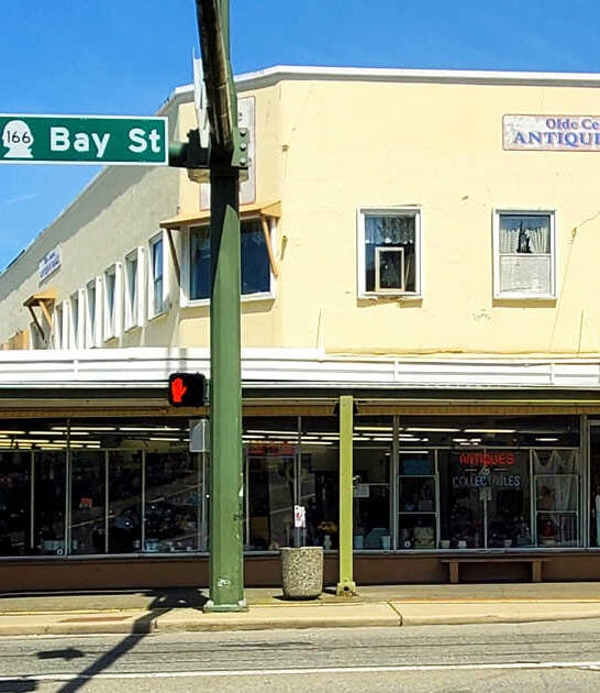 This Charming 2-Story Antique Shop In Washington Is Hiding Hundreds Of Incredible Treasures