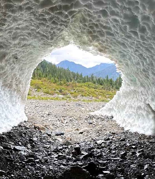 washington otherworldly cave hike ftr