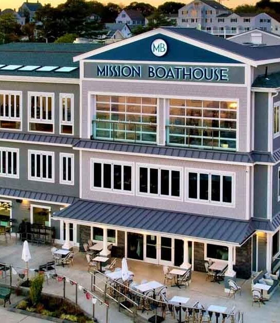 waterfront delightful restaurant massachusetts ftr