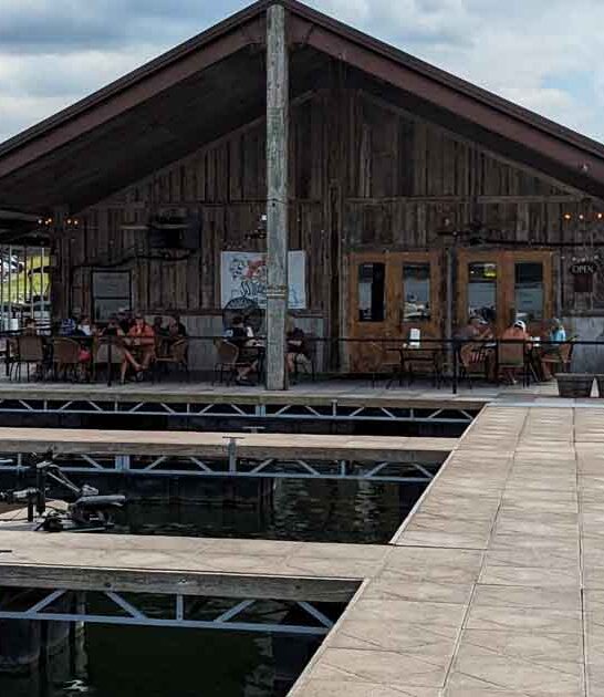 waterfront restaurant missouri worth ftr