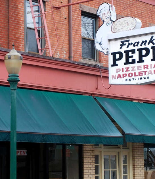 white clam pizza connecticut ftr