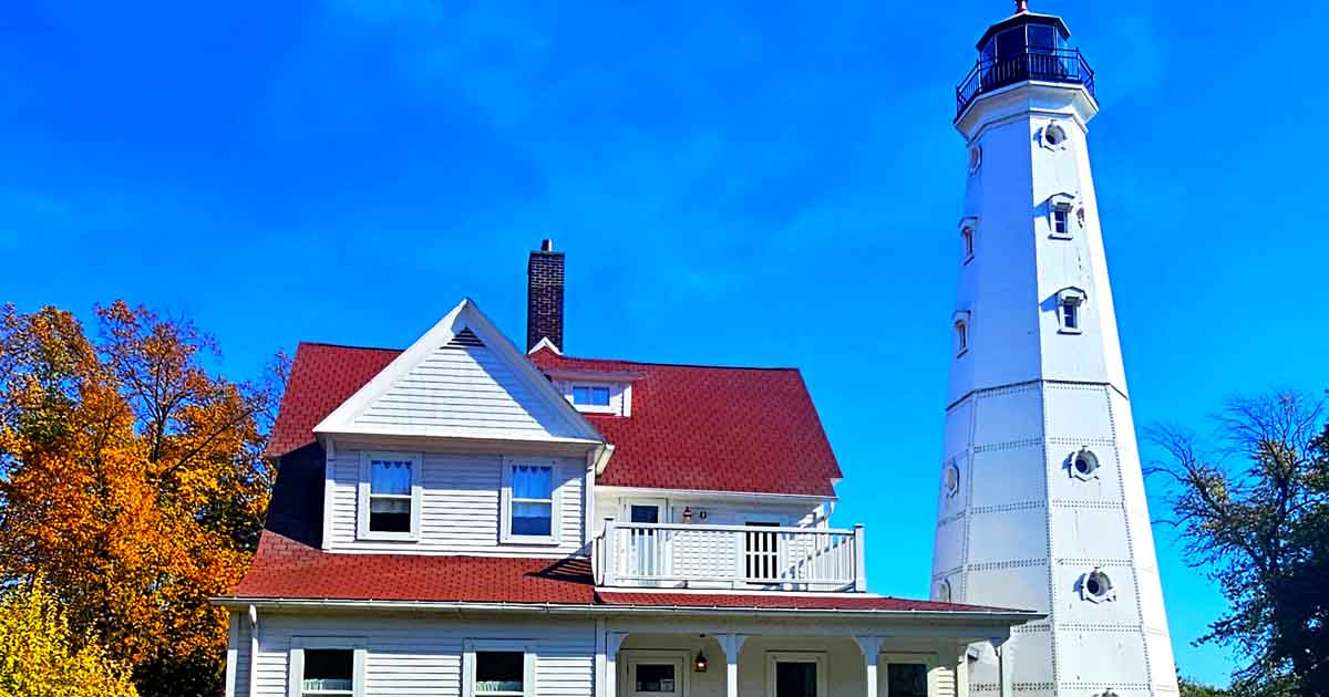 You Won't Believe These 10 Gorgeous Lighthouses Are Actually Hiding In ...