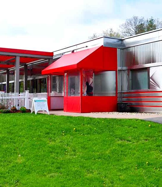 wonderfully retro diner massachusetts ftr