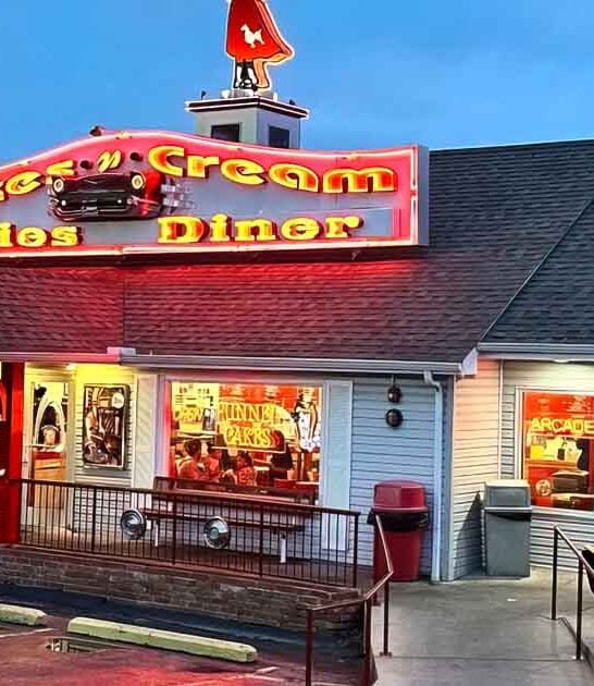 wonderfully retro diner missouri ftr