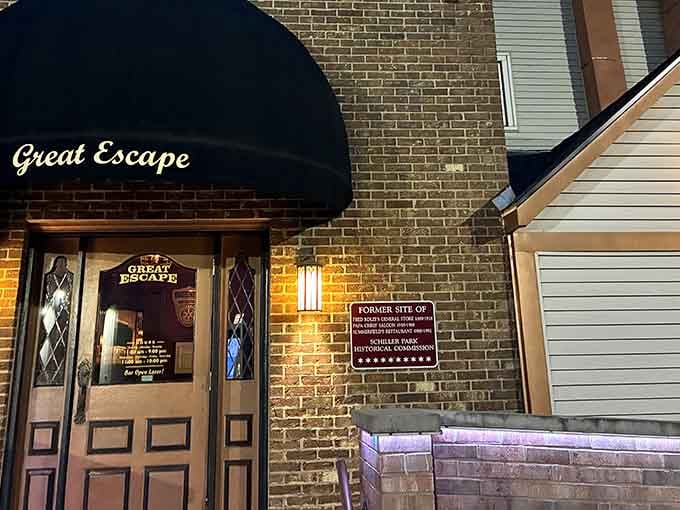 That welcoming entrance practically whispers "come in, the ghosts are friendly and the steaks are phenomenal."