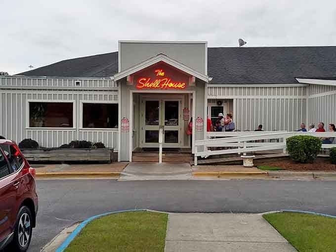 That unassuming exterior hides some of the best fried seafood you'll find in coastal Georgia.