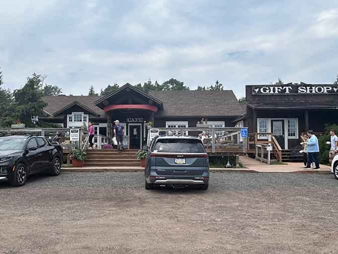 That parking lot isn't lying: when locals and tourists unite in their quest for pie, you know you've found something special.
