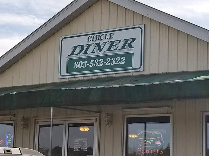 That unassuming exterior hides some of the best burgers in South Carolina, proving great food doesn't need fancy packaging.