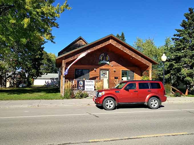 That charming log cabin exterior promises comfort food adventures, and trust me, it delivers beyond your wildest grilled cheese dreams.