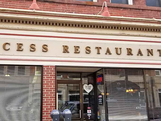 That classic storefront has been welcoming hungry travelers since before Instagram made everything a photo op.