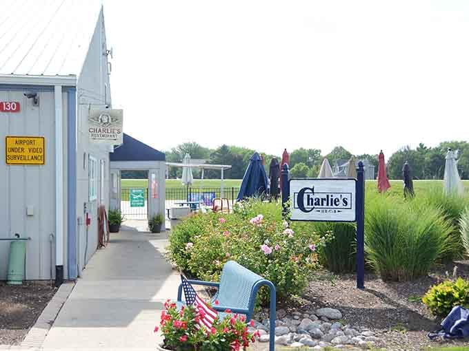 That unassuming building houses one of Illinois's best-kept secrets: breakfast with a runway view.