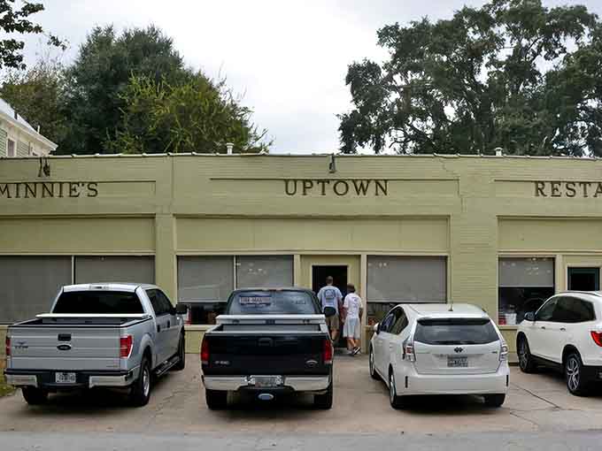 Follow the crowd to Minnie's, where that packed parking lot is your first clue you've found something special.