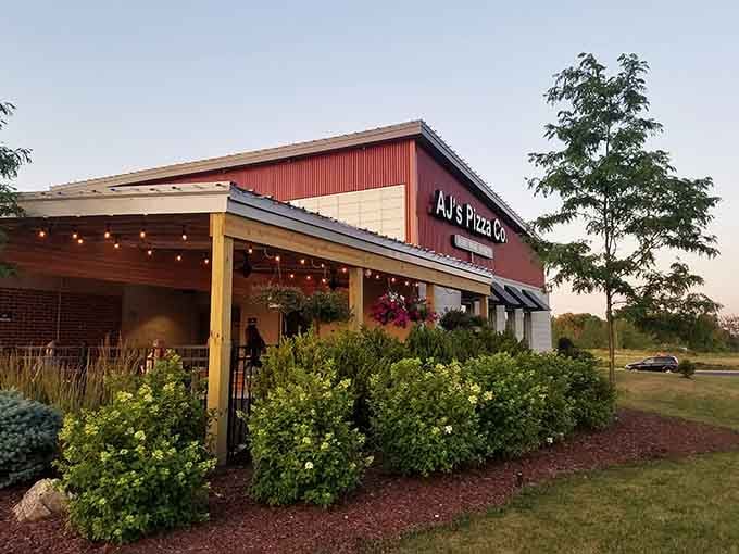 The red exterior promises good things inside, like a beacon calling hungry travelers off the highway.