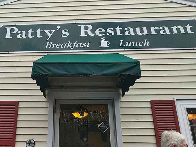 When the sign says breakfast and lunch, you know they're focusing on getting those two meals absolutely right.