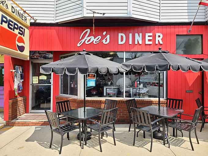 Outdoor seating where you can people-watch while demolishing pancakes is basically winning at life, friends.