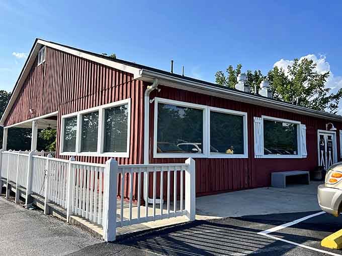 That red exterior isn't just paint, it's a beacon calling barbecue lovers through the South Carolina countryside.