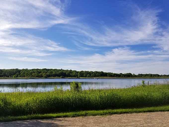 Wide open skies, peaceful waters, and not a single honking car horn in earshot—pure Illinois magic.