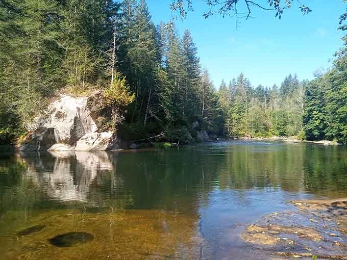 That emerald water isn't Photoshopped, folks&mdash;the Green River really does look this impossibly perfect in person.