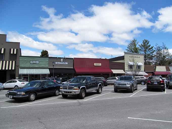 Those storefronts aren't trying too hard, they're just naturally, effortlessly charming in every possible way.