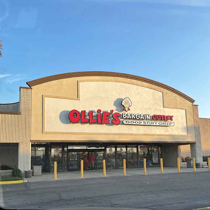 That cheerful mascot and "Good Stuff Cheap" promise aren't lying&mdash;this is bargain hunting headquarters in Lexington.