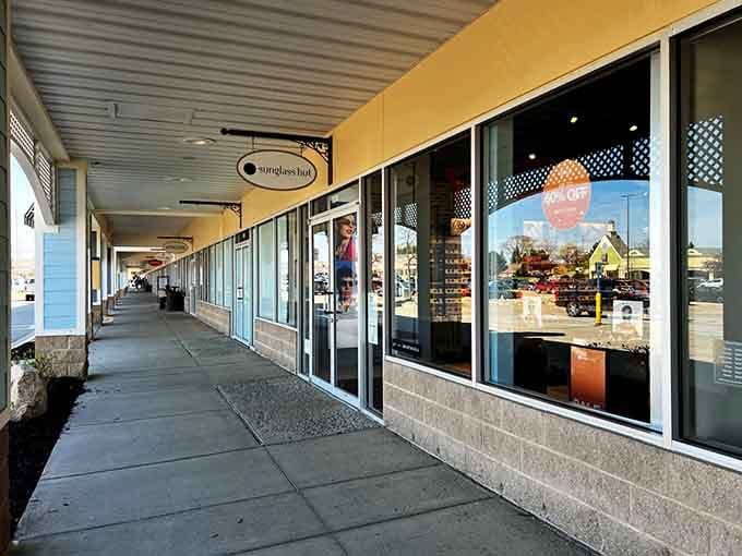 Those covered walkways mean you can shop in comfort, rain or shine, without looking like a drowned rat.