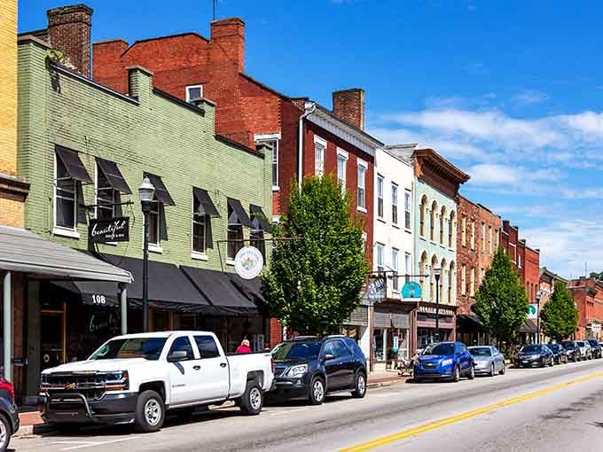 Downtown Bardstown looks like Main Street USA got a makeover from a really talented set designer with excellent taste.
