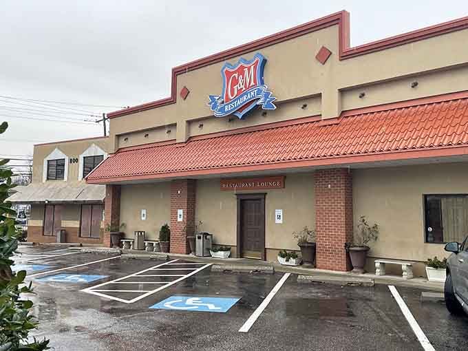 That classic steakhouse exterior promises serious business inside, the kind that involves loosening your belt by dessert.