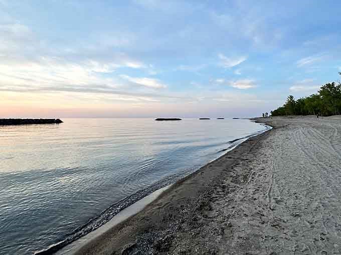 That moment when Pennsylvania casually drops a beach scene that rivals the Atlantic coast&mdash;surprise, we've got shoreline.