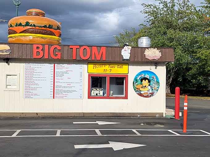 That giant burger on the roof isn't just decoration; it's a delicious promise kept daily.