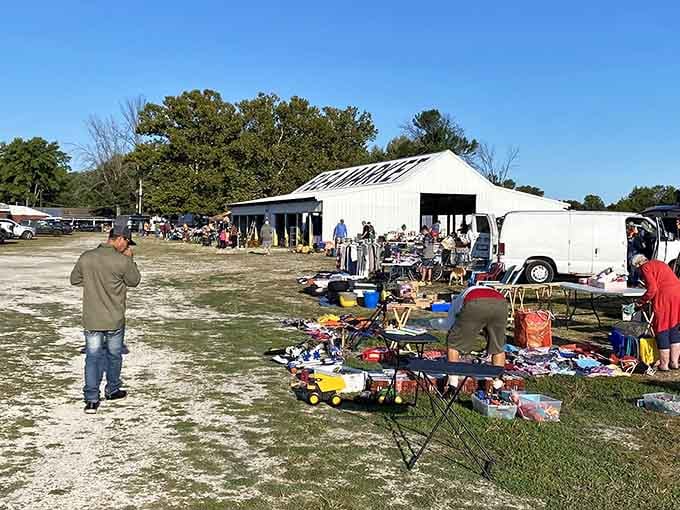 The Great American Flea Market welcomes you with that classic roadside charm that makes Missouri weekends worth living for.