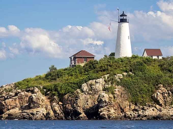 Rising from the rocky coast like a sentinel from another era, this lighthouse knows how to make an entrance.