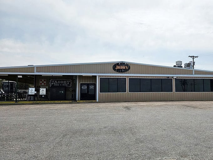 That unassuming metal building holds more delicious secrets than a grandmother's recipe box ever could.